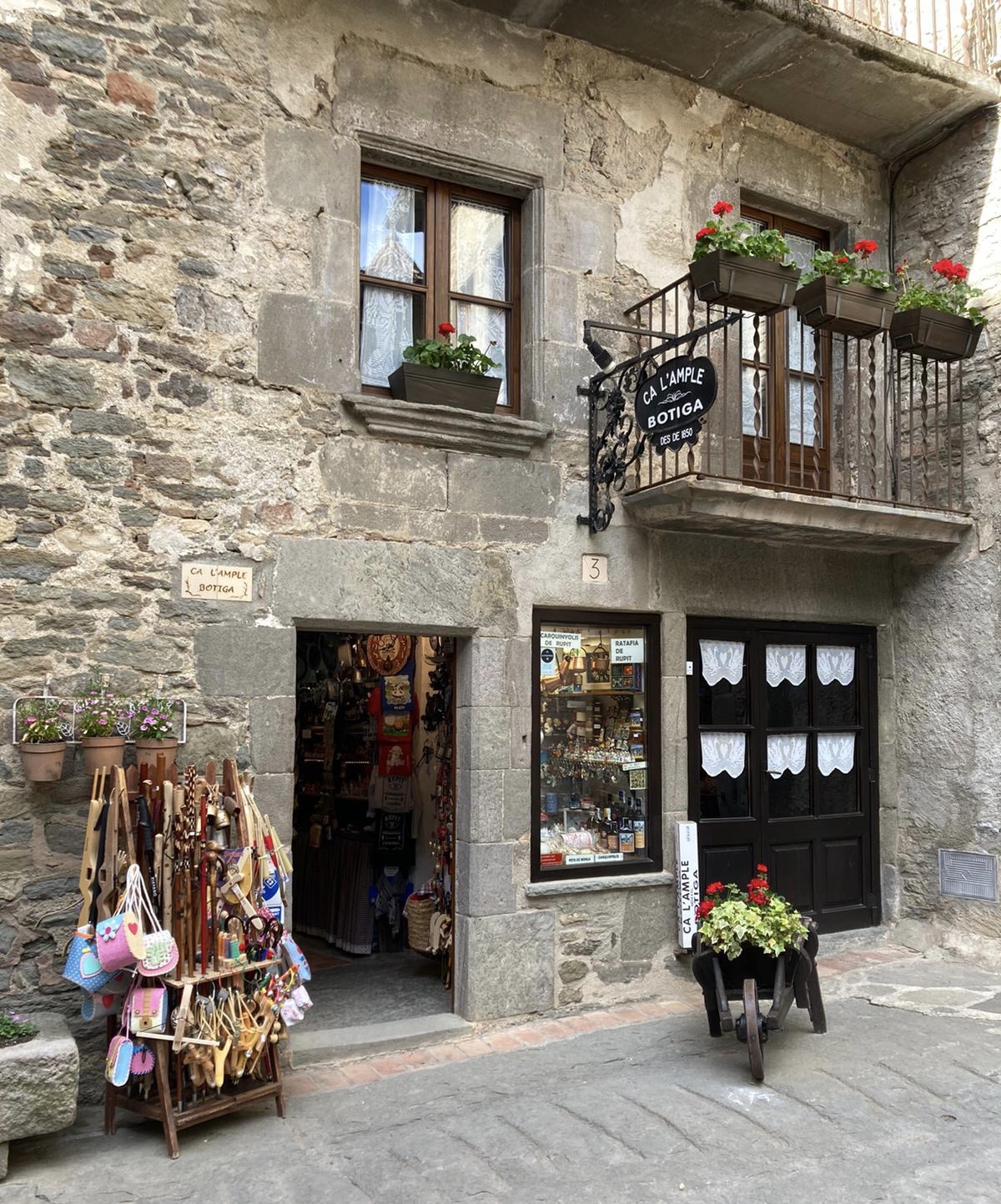 BOTIGA DE CA L’AMPLE DE RUPIT [DES DEL 1850] | Botiga Ca l'Ample de Rupit